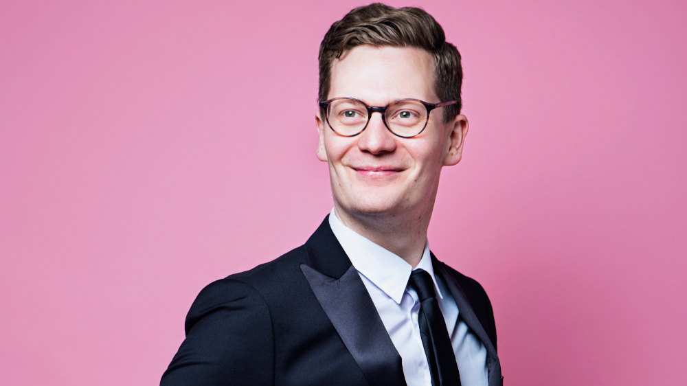 Robin Morgan - Live Stand Up Comedy at The Glee Club