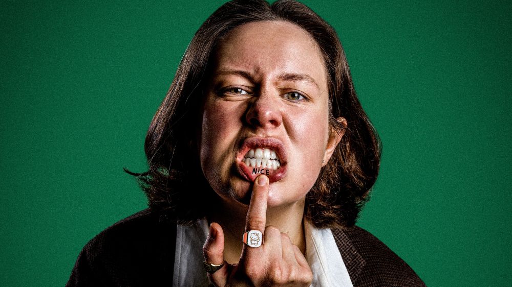 Chloe Petts - Live Comedy at The Glee